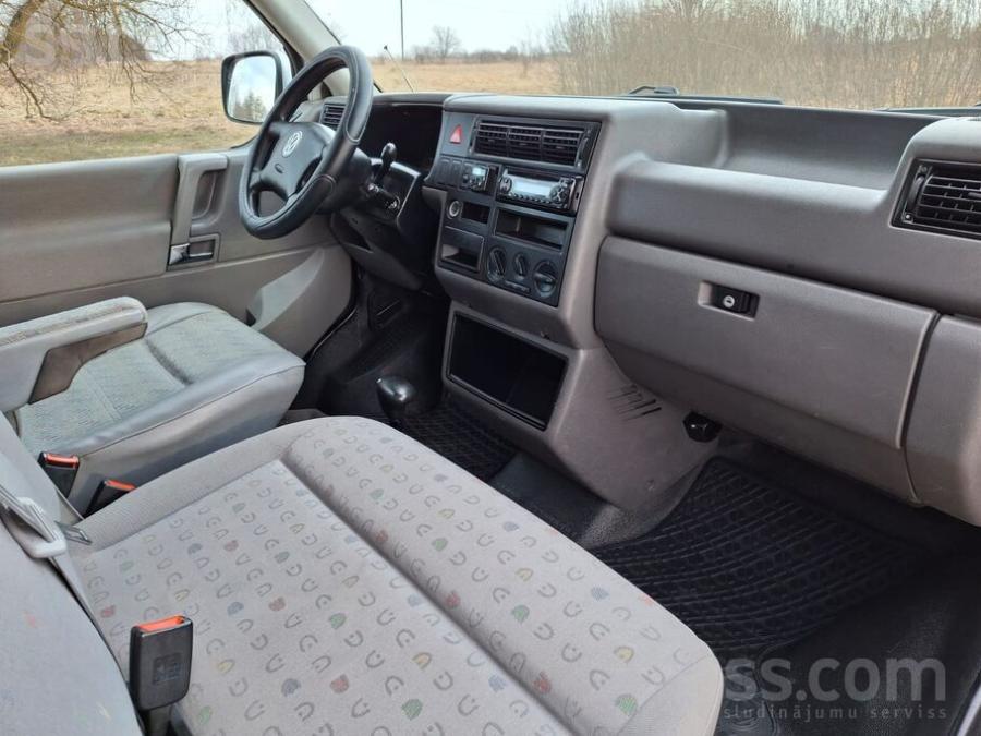 Volkswagen Caravelle 2002 Tukums, ar dzinēja tilpumu 2.50 L un nobraukumu 459 tūkst. km par 5900 €, foto 10 vietnē AUTOMOTO.COM.LV