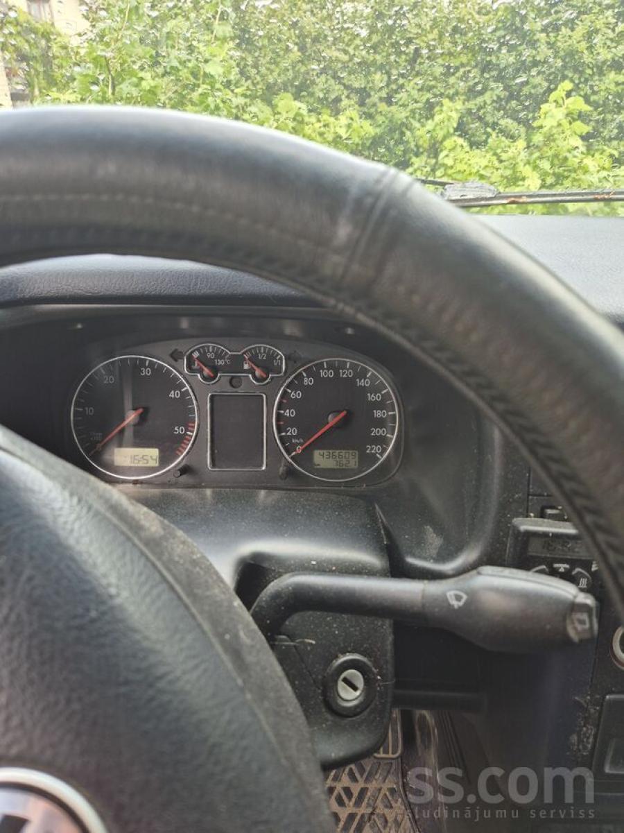 Volkswagen Caravelle 2002 in Jekabpils, with an engine capacity of 2.50 L and mileage of 436 thousand km for 6000 €, photo 8 on AUTOMOTO.COM.LV