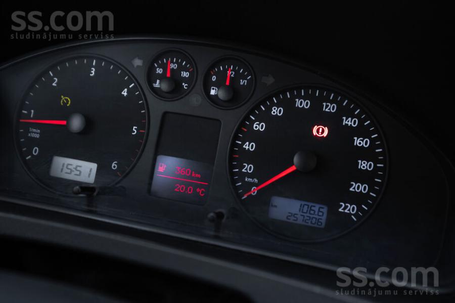 Volkswagen Caravelle 2005 in Tukums, with an engine capacity of 2.50 L and mileage of 0 thousand km for 6800 €, photo 8 on AUTOMOTO.COM.LV
