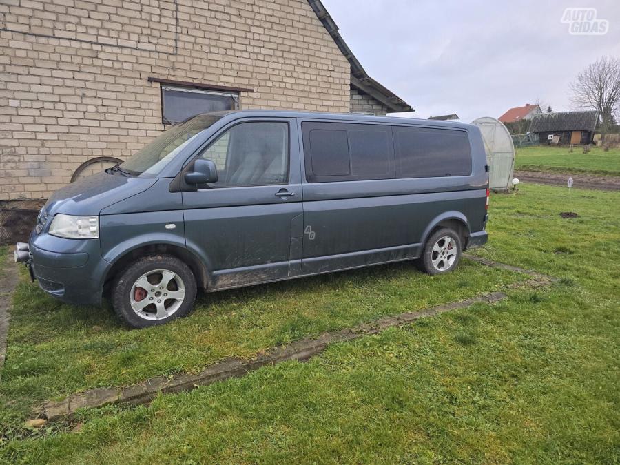 Volkswagen Caravelle 2006 in Moletai, with an engine capacity of 2.50 L and mileage of 3180 thousand km for 3450 €, photo 2 on AUTOMOTO.COM.LV
