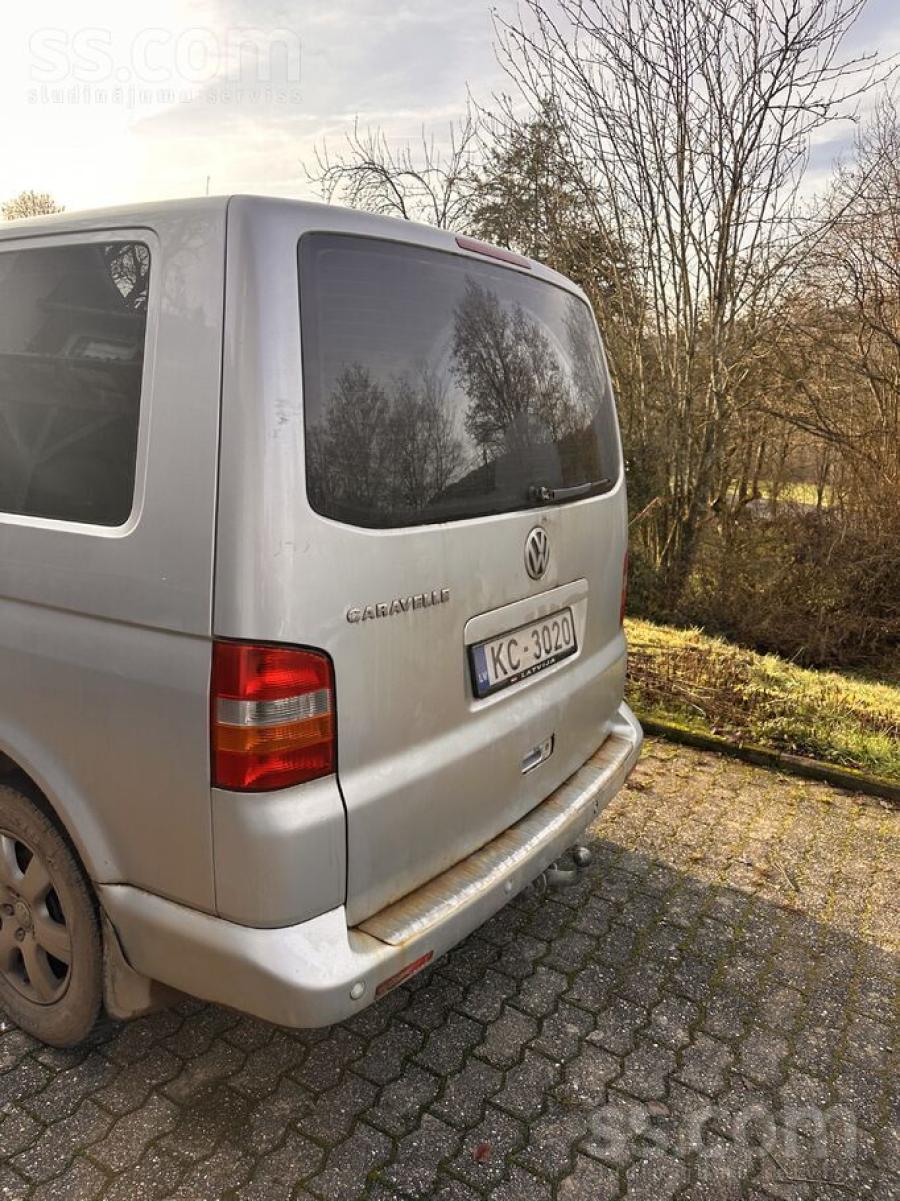 Volkswagen Caravelle 2006 in Daugavpils, with an engine capacity of 2.50 L and mileage of 421 thousand km for 5700 €, photo 2 on AUTOMOTO.COM.LV