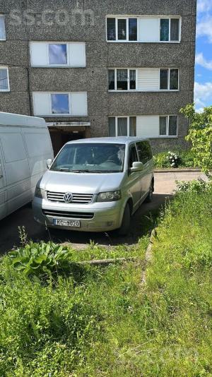 Volkswagen Caravelle 2006 in Daugavpils, with an engine capacity of 2.50 L and mileage of 421 thousand km for 5700 €, photo 4 on AUTOMOTO.COM.LV