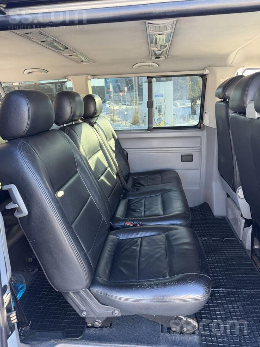 Volkswagen Caravelle 2006 in Riga, with an engine capacity of 2.50 L and mileage of 366 thousand km for 9000 €, photo 5 on AUTOMOTO.COM.LV