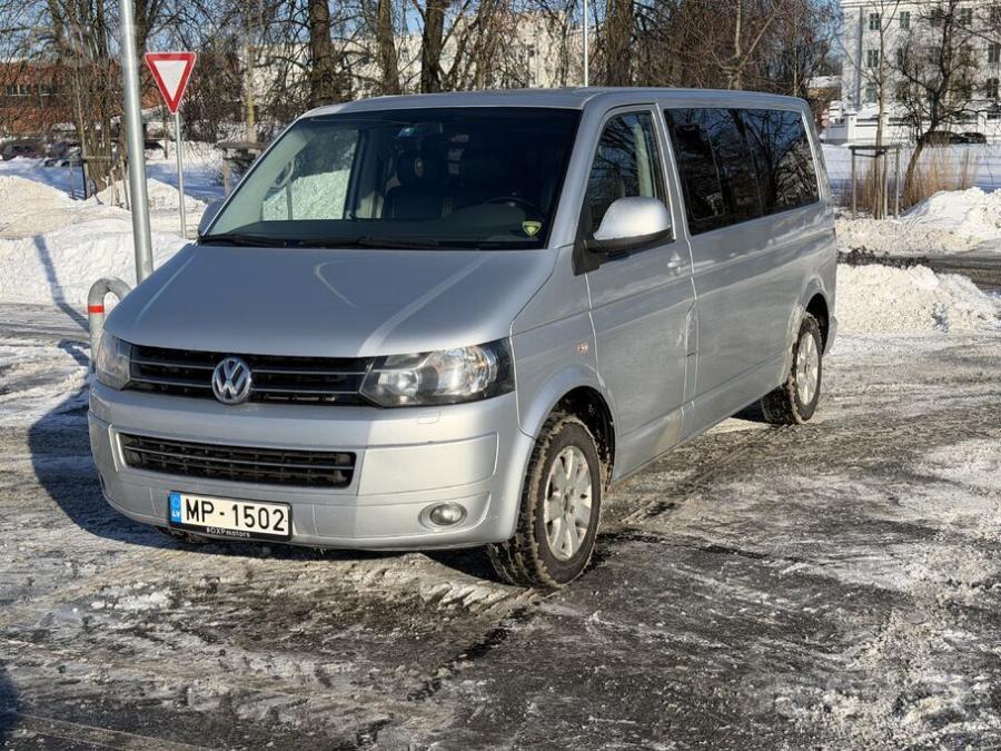 Volkswagen Caravelle 2006 Rīga, ar dzinēja tilpumu 2.50 L un nobraukumu 367 tūkst. km par 7850 €, foto 1 vietnē AUTOMOTO.COM.LV
