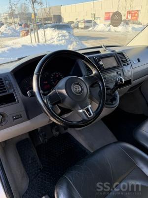 Volkswagen Caravelle 2006 Rīga, ar dzinēja tilpumu 2.50 L un nobraukumu 367 tūkst. km par 7850 €, foto 3 vietnē AUTOMOTO.COM.LV