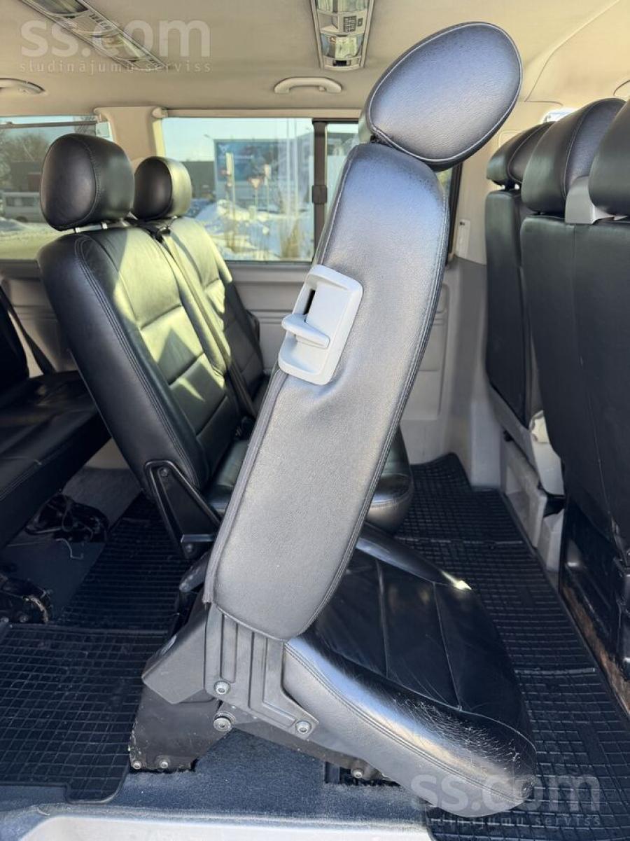 Volkswagen Caravelle 2006 Rīga, ar dzinēja tilpumu 2.50 L un nobraukumu 367 tūkst. km par 7850 €, foto 7 vietnē AUTOMOTO.COM.LV