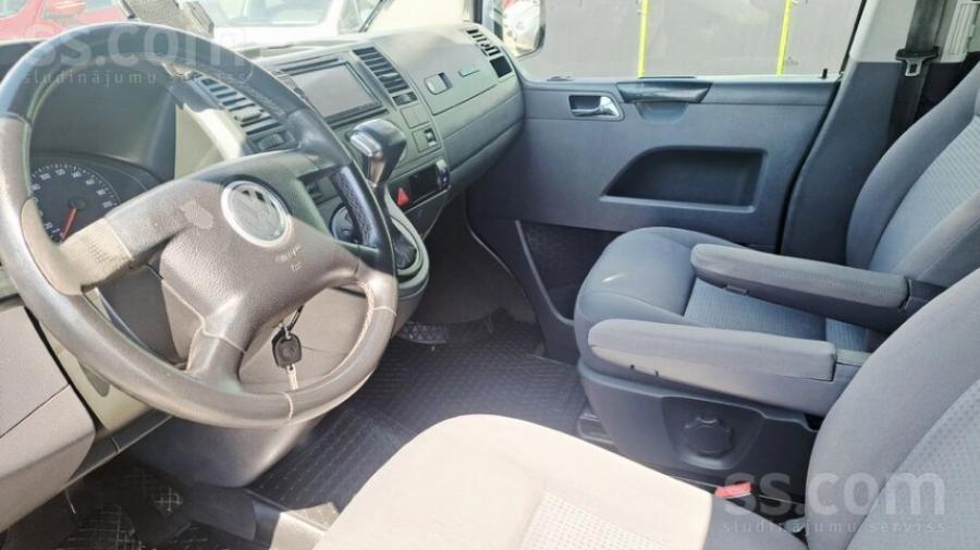 Volkswagen Caravelle 2006 Rīga, ar dzinēja tilpumu 2.50 L un nobraukumu 516 tūkst. km par 5900 €, foto 12 vietnē AUTOMOTO.COM.LV