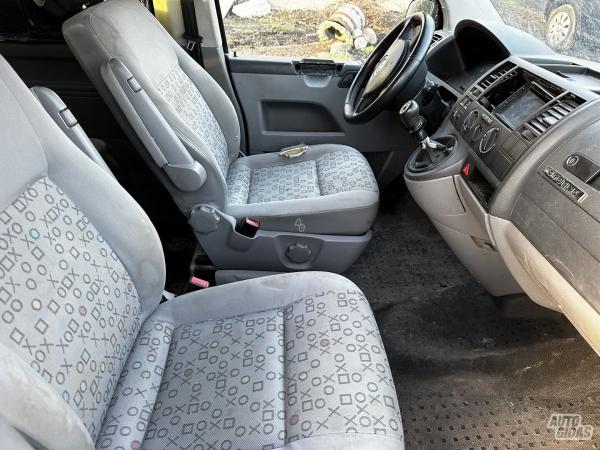 Volkswagen Caravelle 2007 Marijampole, ar dzinēja tilpumu 2.50 L un nobraukumu 477 tūkst. km par 4200 €, foto 5 vietnē AUTOMOTO.COM.LV