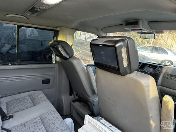 Volkswagen Caravelle 2007 Marijampole, ar dzinēja tilpumu 2.50 L un nobraukumu 477 tūkst. km par 4200 €, foto 8 vietnē AUTOMOTO.COM.LV