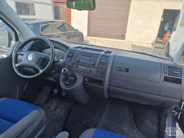 Volkswagen Caravelle 2007 in Kelme, with an engine capacity of 2.50 L and mileage of 315 thousand km for 4800 €, photo 9 on AUTOMOTO.COM.LV