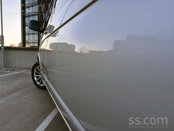 Volkswagen Caravelle 2008 in Riga, with an engine capacity of 2.50 L and mileage of 473 thousand km for 5950 €, photo 4 on AUTOMOTO.COM.LV
