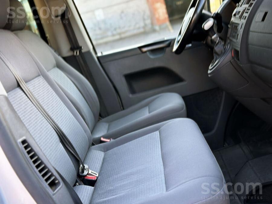 Volkswagen Caravelle 2008 in Riga, with an engine capacity of 2.50 L and mileage of 473 thousand km for 5950 €, photo 13 on AUTOMOTO.COM.LV