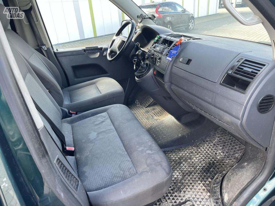 Volkswagen Caravelle 2008 Raseiniai, ar dzinēja tilpumu 2.50 L un nobraukumu 300 tūkst. km par 2300 €, foto 12 vietnē AUTOMOTO.COM.LV