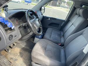 Volkswagen Caravelle 2008 Raseiniai, ar dzinēja tilpumu 2.50 L un nobraukumu 300 tūkst. km par 2300 €, foto 13 vietnē AUTOMOTO.COM.LV