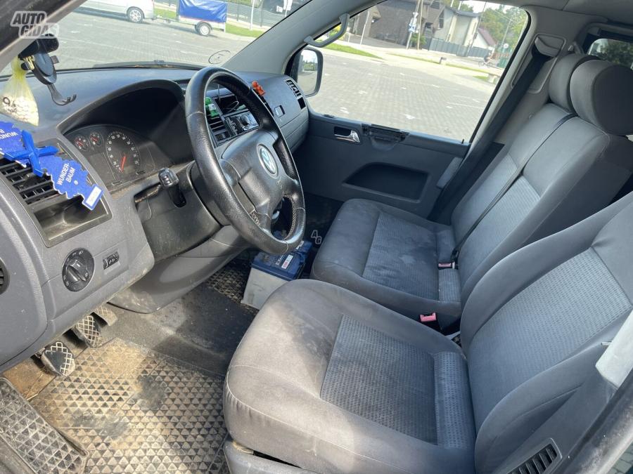 Volkswagen Caravelle 2008 Raseiniai, ar dzinēja tilpumu 2.50 L un nobraukumu 300 tūkst. km par 2300 €, foto 13 vietnē AUTOMOTO.COM.LV