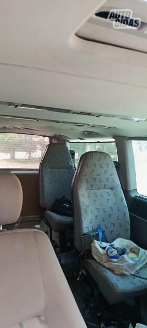 Volkswagen Caravelle 2009 Šauļi, ar dzinēja tilpumu 2.50 L un nobraukumu 400 tūkst. km par 3650 €, foto 7 vietnē AUTOMOTO.COM.LV