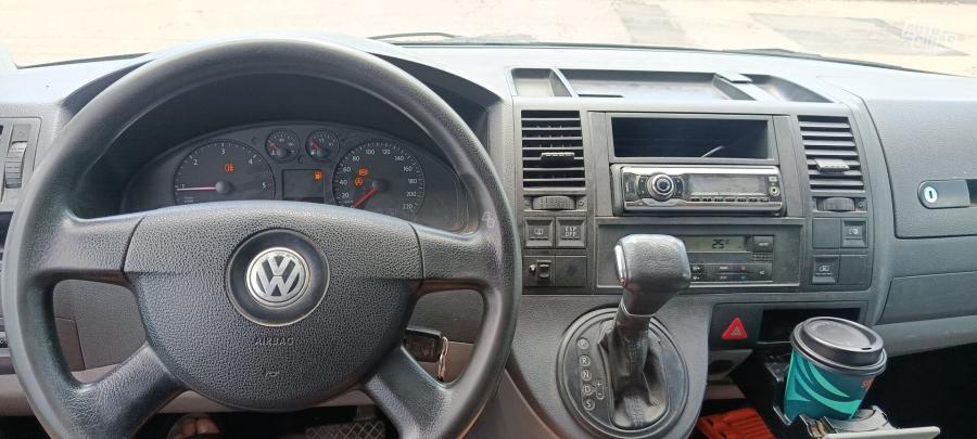 Volkswagen Caravelle 2009 Šauļi, ar dzinēja tilpumu 2.50 L un nobraukumu 400 tūkst. km par 3650 €, foto 8 vietnē AUTOMOTO.COM.LV