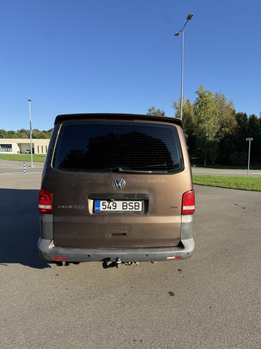 Volkswagen Caravelle 2012 Tallina, ar dzinēja tilpumu 2.00 L un nobraukumu 389 tūkst. km par 11499 €, foto 19 vietnē AUTOMOTO.COM.LV