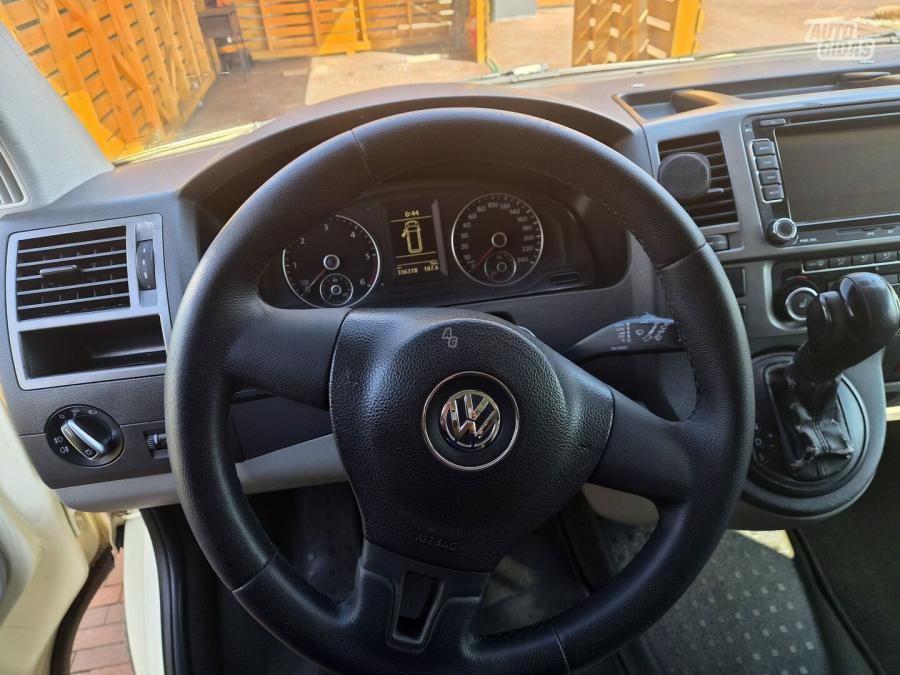 Volkswagen Caravelle 2014 in Jonava, with an engine capacity of 2.00 L and mileage of 332 thousand km for 11500 €, photo 6 on AUTOMOTO.COM.LV