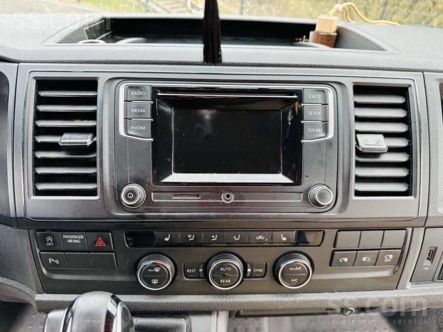 Volkswagen Caravelle 2015 Daugavpils, ar dzinēja tilpumu 2.00 L un nobraukumu 269 tūkst. km par 23500 €, foto 11 vietnē AUTOMOTO.COM.LV