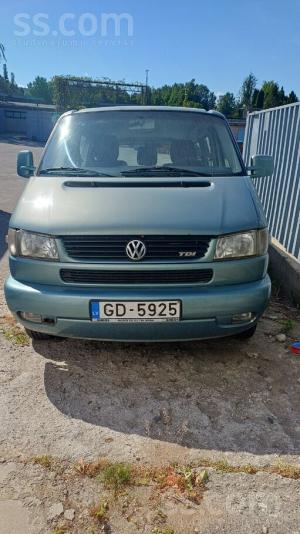 Volkswagen Caravelle 2021 Rīga, ar dzinēja tilpumu 2.50 L un nobraukumu 357 tūkst. km par 800 €, foto 3 vietnē AUTOMOTO.COM.LV