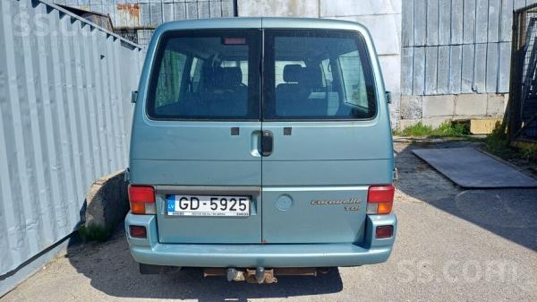 Volkswagen Caravelle 2021 in Riga, with an engine capacity of 2.50 L and mileage of 357 thousand km for 800 €, photo 3 on AUTOMOTO.COM.LV