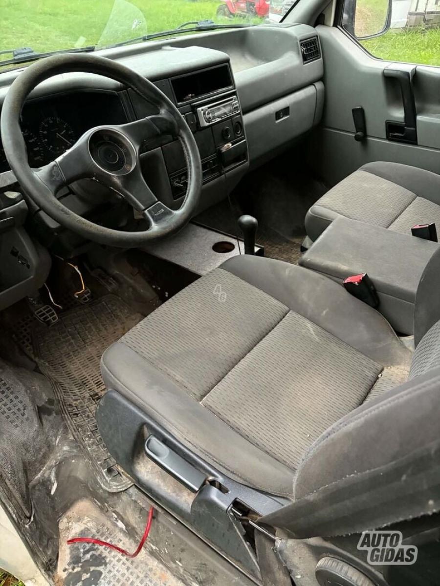 Volkswagen Caravelle 1992 Alīta, ar dzinēja tilpumu 2.40 L un nobraukumu 0 tūkst. km par 450 €, foto 6 vietnē AUTOMOTO.COM.LV