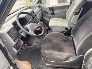 Volkswagen Caravelle 1995 Kauņa, ar dzinēja tilpumu 2.40 L un nobraukumu 320 tūkst. km par 1000 €, foto 10 vietnē AUTOMOTO.COM.LV