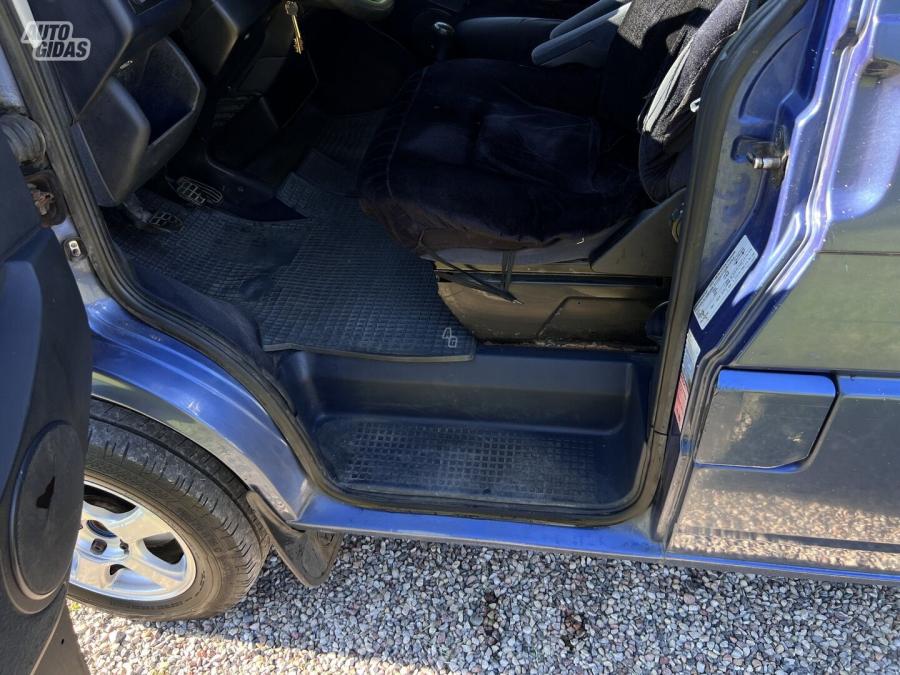Volkswagen Caravelle 1997 Alīta, ar dzinēja tilpumu 2.50 L un nobraukumu 391 tūkst. km par 2950 €, foto 24 vietnē AUTOMOTO.COM.LV