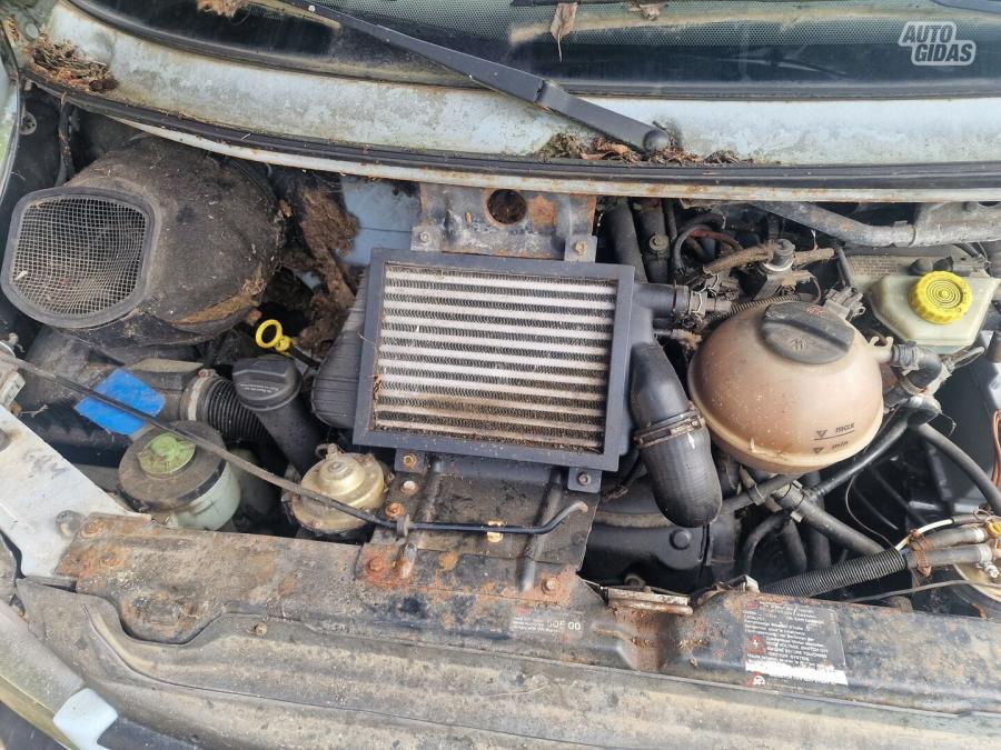 Volkswagen Caravelle 1997 Ignalina, ar dzinēja tilpumu 2.50 L un nobraukumu 666 tūkst. km par 1350 €, foto 6 vietnē AUTOMOTO.COM.LV