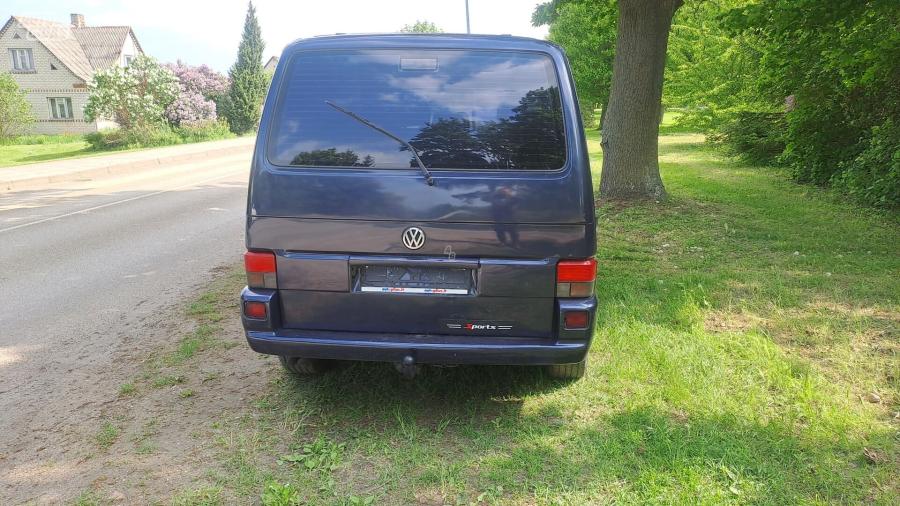 Volkswagen Caravelle 1998 in Vilnius, with an engine capacity of 2.50 L and mileage of 287 thousand km for 4500 €, photo 8 on AUTOMOTO.COM.LV