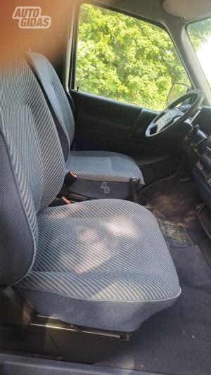 Volkswagen Caravelle 1998 Viļņa, ar dzinēja tilpumu 2.50 L un nobraukumu 287 tūkst. km par 4500 €, foto 12 vietnē AUTOMOTO.COM.LV