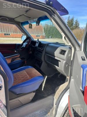 Volkswagen Caravelle 2000 Rīga, ar dzinēja tilpumu 2.50 L un nobraukumu 607 tūkst. km par 3150 €, foto 5 vietnē AUTOMOTO.COM.LV