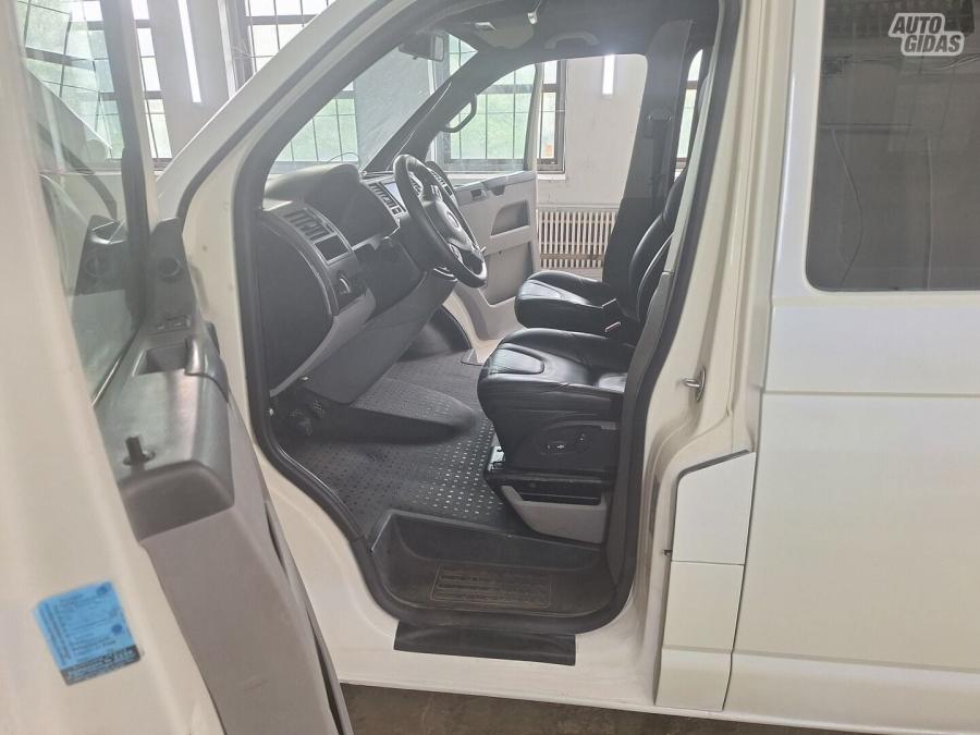 Volkswagen Caravelle 2006 Ignalina, ar dzinēja tilpumu 2.50 L un nobraukumu 420 tūkst. km par 4700 €, foto 8 vietnē AUTOMOTO.COM.LV