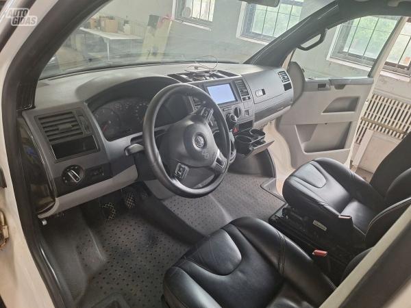 Volkswagen Caravelle 2006 Ignalina, ar dzinēja tilpumu 2.50 L un nobraukumu 420 tūkst. km par 4700 €, foto 9 vietnē AUTOMOTO.COM.LV