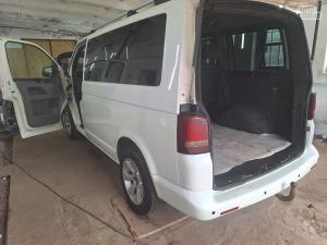 Volkswagen Caravelle 2006 Ignalina, ar dzinēja tilpumu 2.50 L un nobraukumu 420 tūkst. km par 4700 €, foto 10 vietnē AUTOMOTO.COM.LV