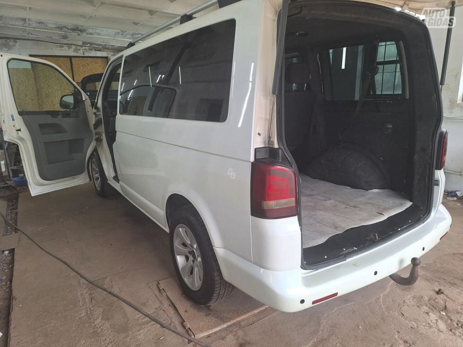 Volkswagen Caravelle 2006 Ignalina, ar dzinēja tilpumu 2.50 L un nobraukumu 420 tūkst. km par 4700 €, foto 10 vietnē AUTOMOTO.COM.LV