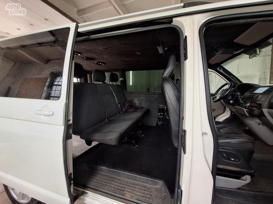 Volkswagen Caravelle 2006 Ignalina, ar dzinēja tilpumu 2.50 L un nobraukumu 420 tūkst. km par 4700 €, foto 12 vietnē AUTOMOTO.COM.LV