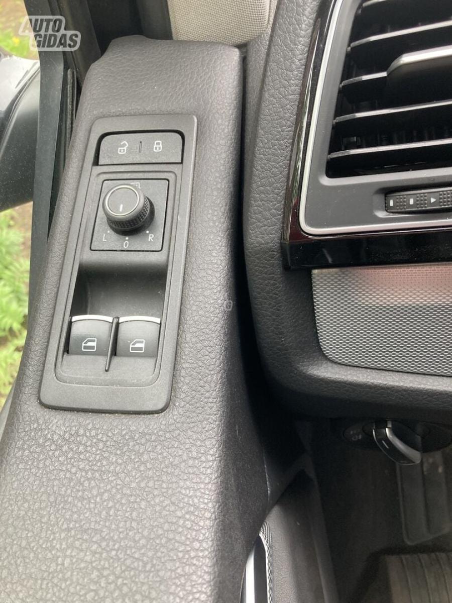 Volkswagen Caravelle 2017 in Kaunas, with an engine capacity of 2.00 L and mileage of 212 thousand km for 24500 €, photo 18 on AUTOMOTO.COM.LV