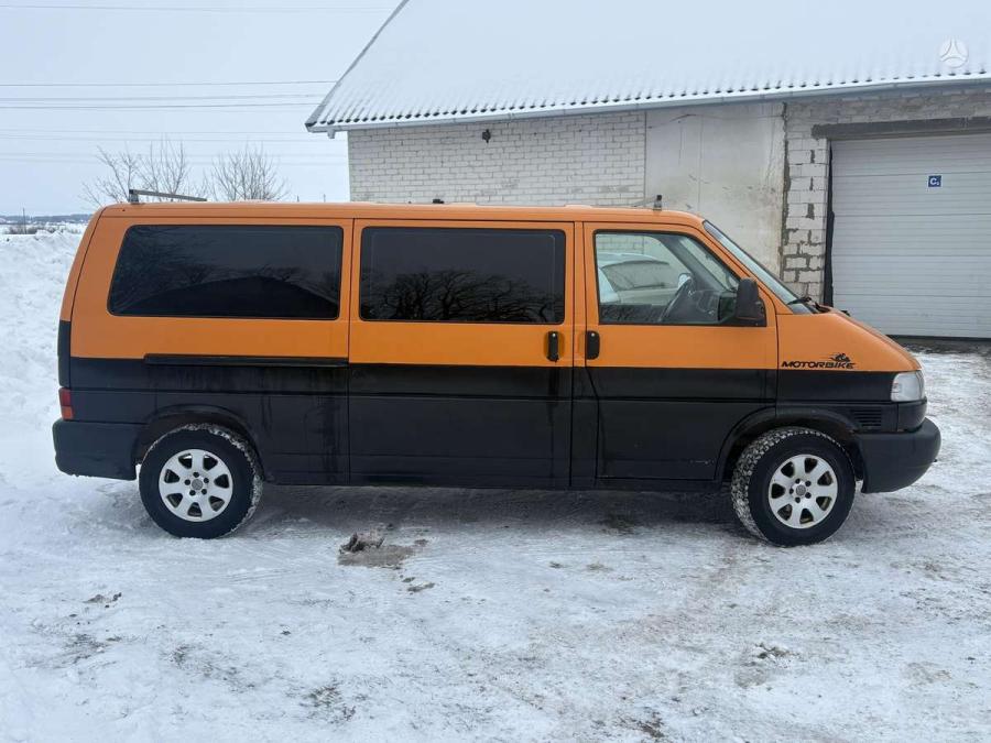 Oranžs Volkswagen Caravelle 2003 Joniškis, ar dzinēja tilpumu 2.50 L un nobraukumu 521 tūkst. km par 2350 €, foto 3 vietnē AUTOMOTO.COM.LV