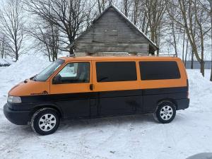 Oranžs Volkswagen Caravelle 2003 Joniškis, ar dzinēja tilpumu 2.50 L un nobraukumu 521 tūkst. km par 2350 €, foto 4 vietnē AUTOMOTO.COM.LV