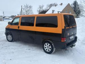 Oranžs Volkswagen Caravelle 2003 Joniškis, ar dzinēja tilpumu 2.50 L un nobraukumu 521 tūkst. km par 2350 €, foto 5 vietnē AUTOMOTO.COM.LV
