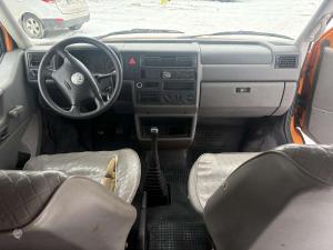 Oranžs Volkswagen Caravelle 2003 Joniškis, ar dzinēja tilpumu 2.50 L un nobraukumu 521 tūkst. km par 2350 €, foto 10 vietnē AUTOMOTO.COM.LV