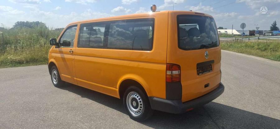 Oranžs Volkswagen Caravelle 2005 Marijampole, ar dzinēja tilpumu 1.90 L un nobraukumu 437 tūkst. km par 5800 €, foto 5 vietnē AUTOMOTO.COM.LV