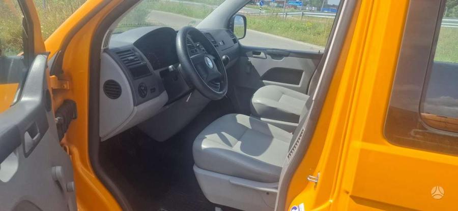 Oranžs Volkswagen Caravelle 2005 Marijampole, ar dzinēja tilpumu 1.90 L un nobraukumu 437 tūkst. km par 5800 €, foto 12 vietnē AUTOMOTO.COM.LV