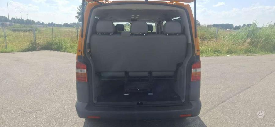 Oranžs Volkswagen Caravelle 2005 Marijampole, ar dzinēja tilpumu 1.90 L un nobraukumu 437 tūkst. km par 5800 €, foto 15 vietnē AUTOMOTO.COM.LV