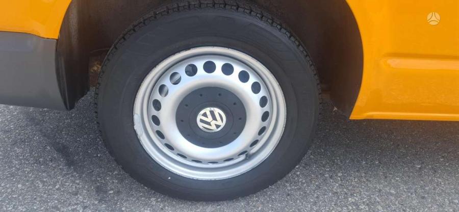 Oranžs Volkswagen Caravelle 2005 Marijampole, ar dzinēja tilpumu 1.90 L un nobraukumu 437 tūkst. km par 5800 €, foto 18 vietnē AUTOMOTO.COM.LV