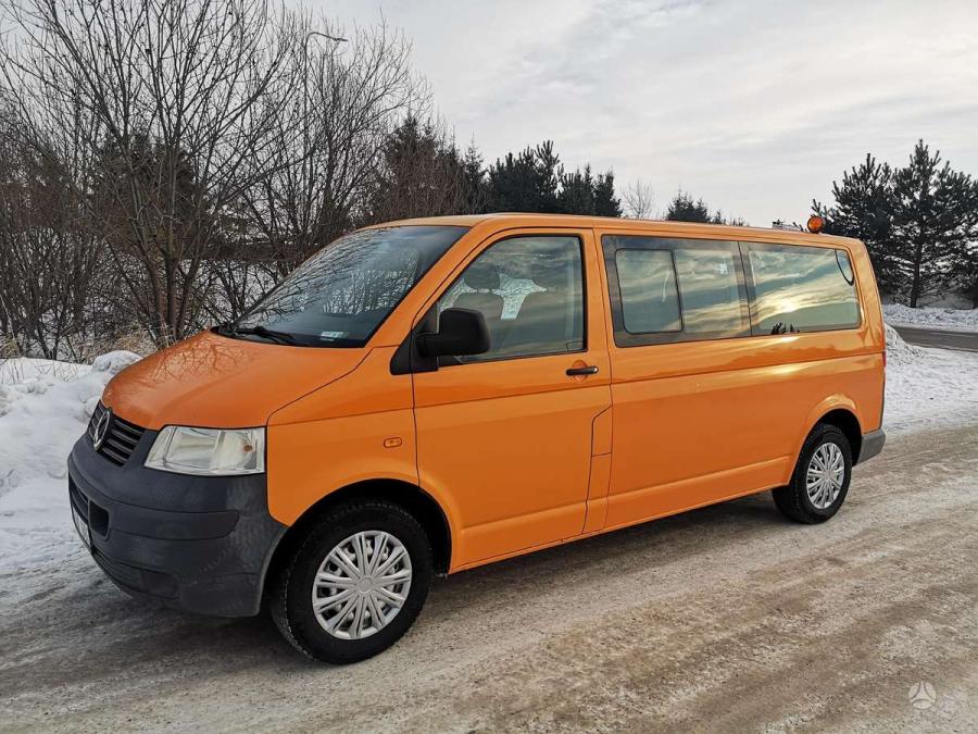 Orange Volkswagen Caravelle 2007 in Klaipeda, with an engine capacity of 1.90 L and mileage of 300 thousand km for 4999 €, photo 1 on AUTOMOTO.COM.LV