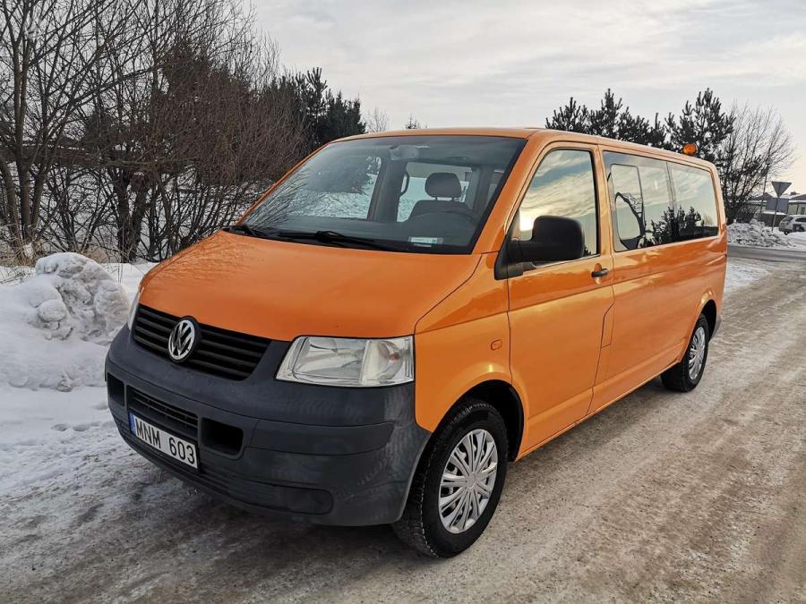 Orange Volkswagen Caravelle 2007 in Klaipeda, with an engine capacity of 1.90 L and mileage of 300 thousand km for 4999 €, photo 3 on AUTOMOTO.COM.LV