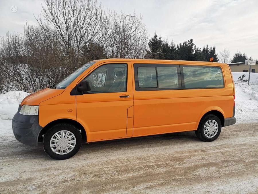 Orange Volkswagen Caravelle 2007 in Klaipeda, with an engine capacity of 1.90 L and mileage of 300 thousand km for 4999 €, photo 4 on AUTOMOTO.COM.LV